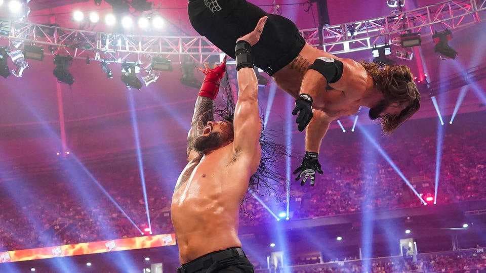 Roman Reigns Retains Undisputed Wwe Universal Championship At Royal